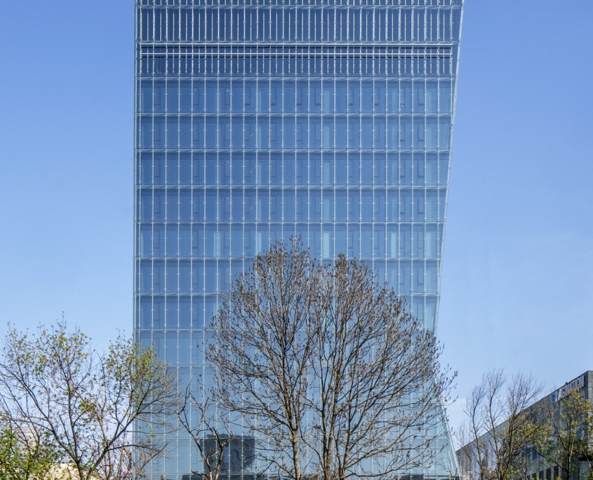 Chmielna 89 - Crystal in the centre of Warsaw - PRESS GLASS SA